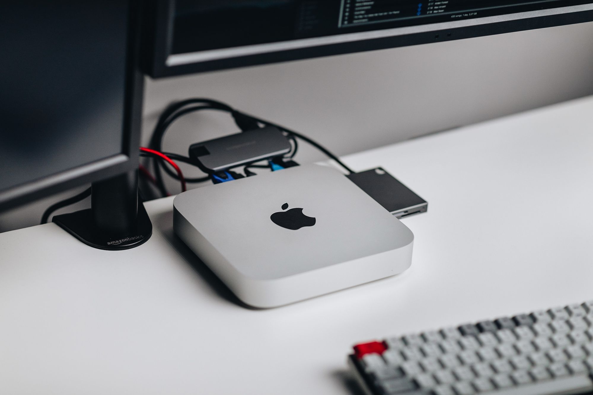Mac mini z M1 — co zmieniło dodatkowe 8 GB RAM-u?